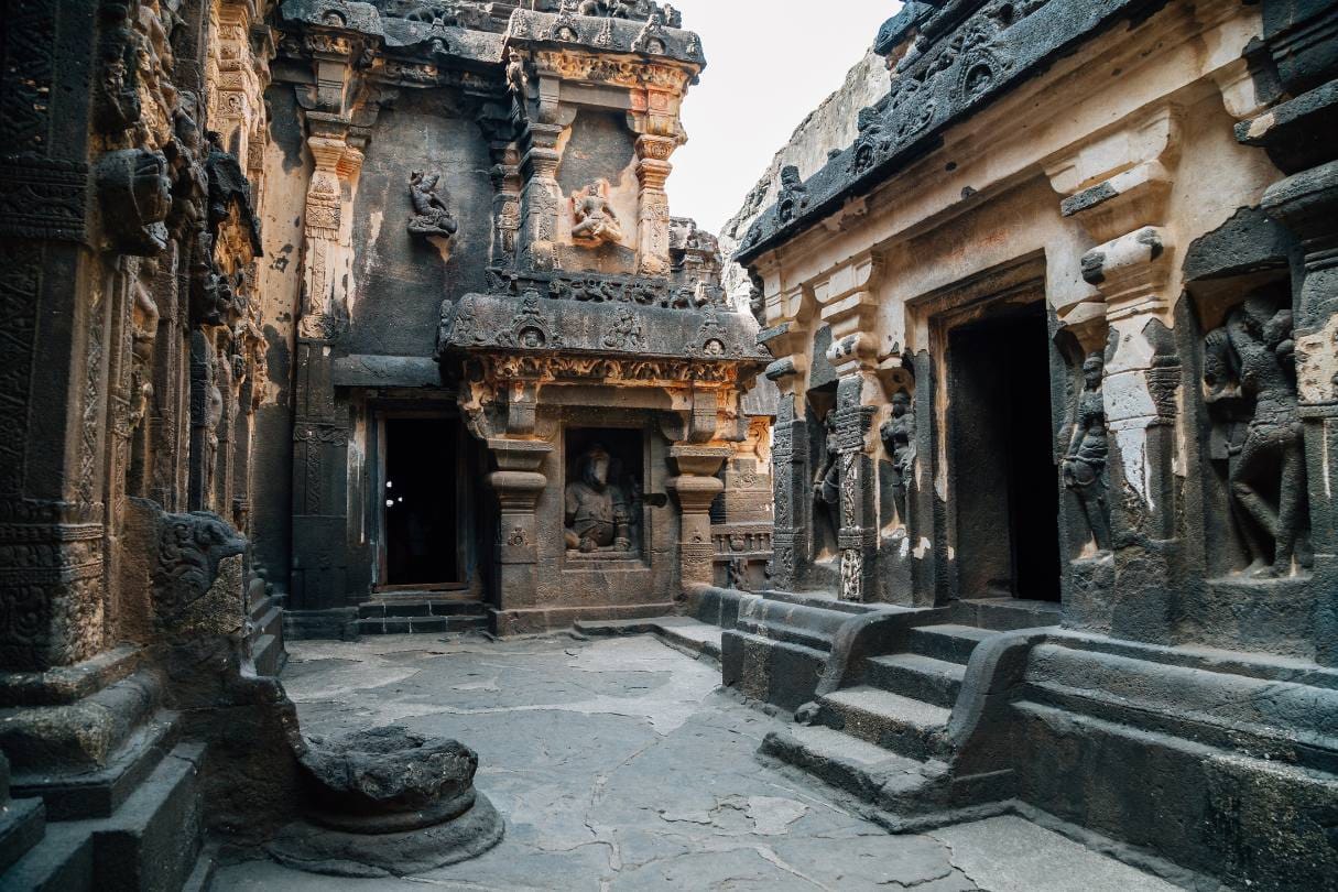 Ellora & Ajanta Caves: Guide to Visiting India’s Largest Cave Temples ...