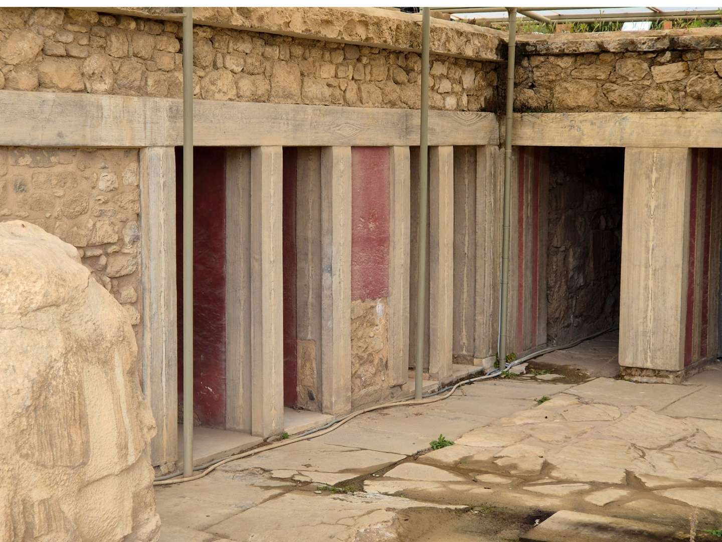 Palace of Knossos: Complete Guide to Visiting the Minoan Site (2026)