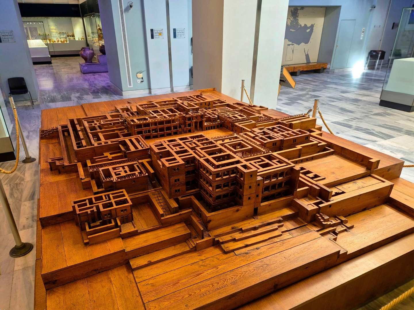 Palace of Knossos: Complete Guide to Visiting the Minoan Site (2026)