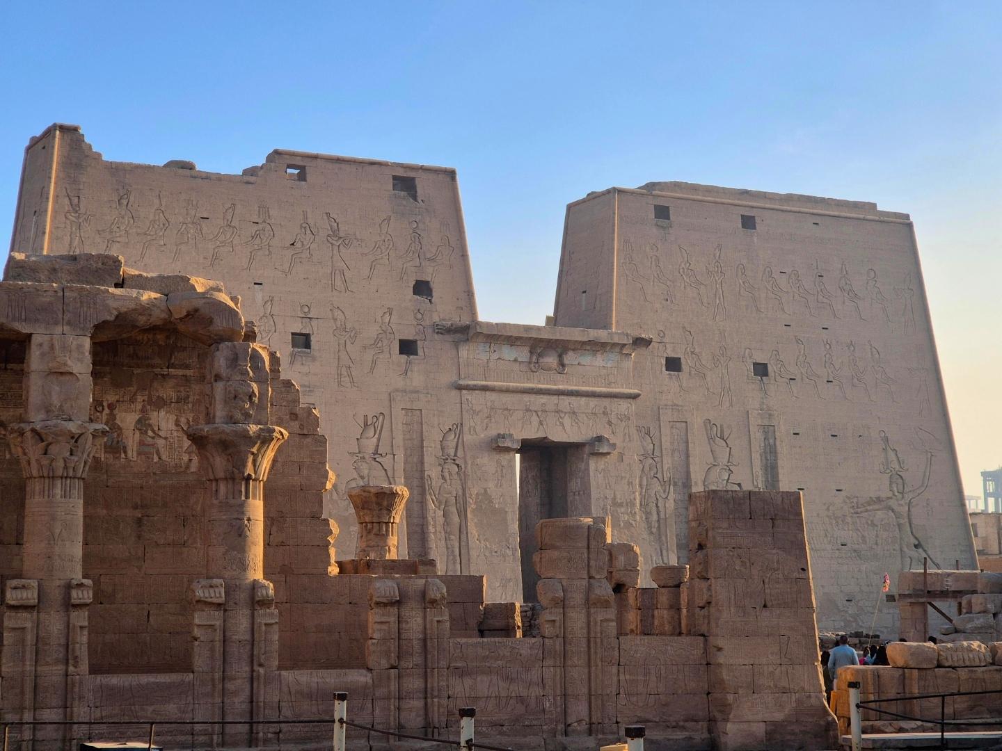 50 photos to inspire you to visit Egypt - Ruins and Remnants