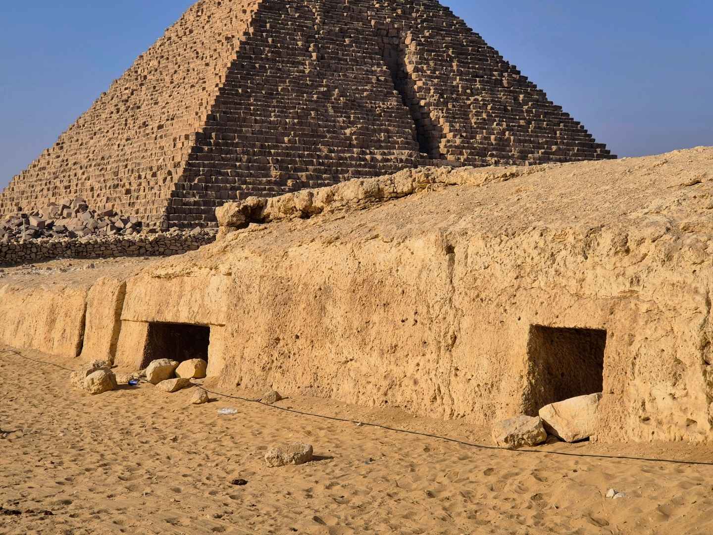 Giza Pyramids: Complete Guide to Visiting the Plateau (2026)